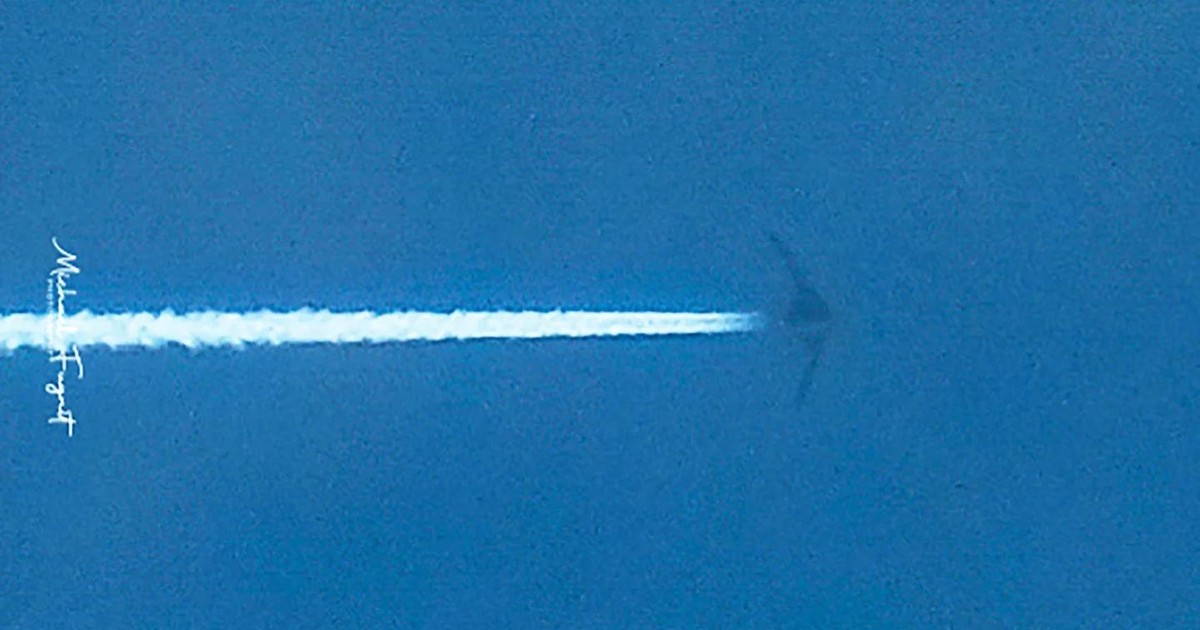 RQ-180 - UAV do thám tàng hình tuyệt mật của Mỹ xuất hiện gây rúng động