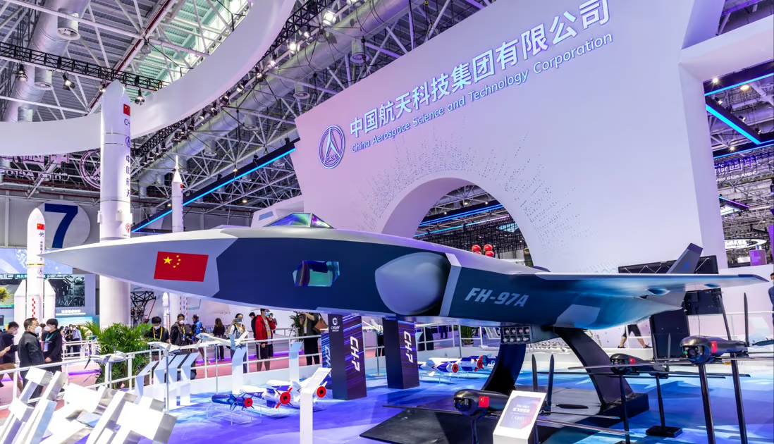 Trung Quốc chế tạo máy bay không người lái tàng hình FH-97A kết hợp với ...