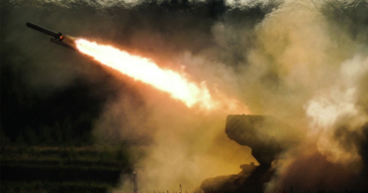 Pháo phản lực nhiệt áp TOS-1 Solntsepek mở hành lang tấn công cho xe ...