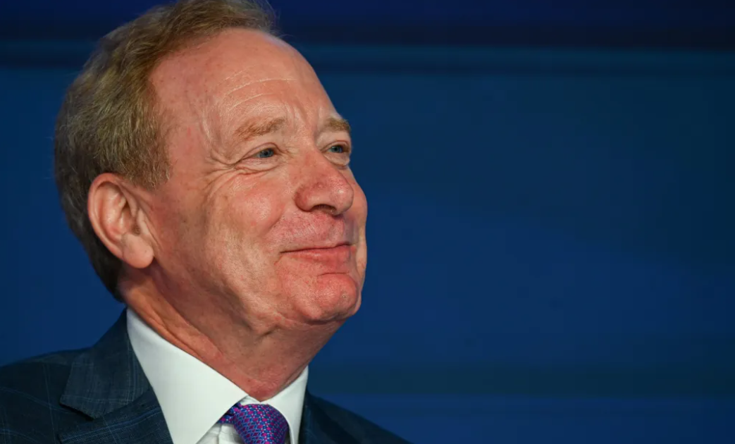 Chủ tịch Microsoft Brad Smith cảnh báo AI có thể bị vũ khí hóa trừ khi ...