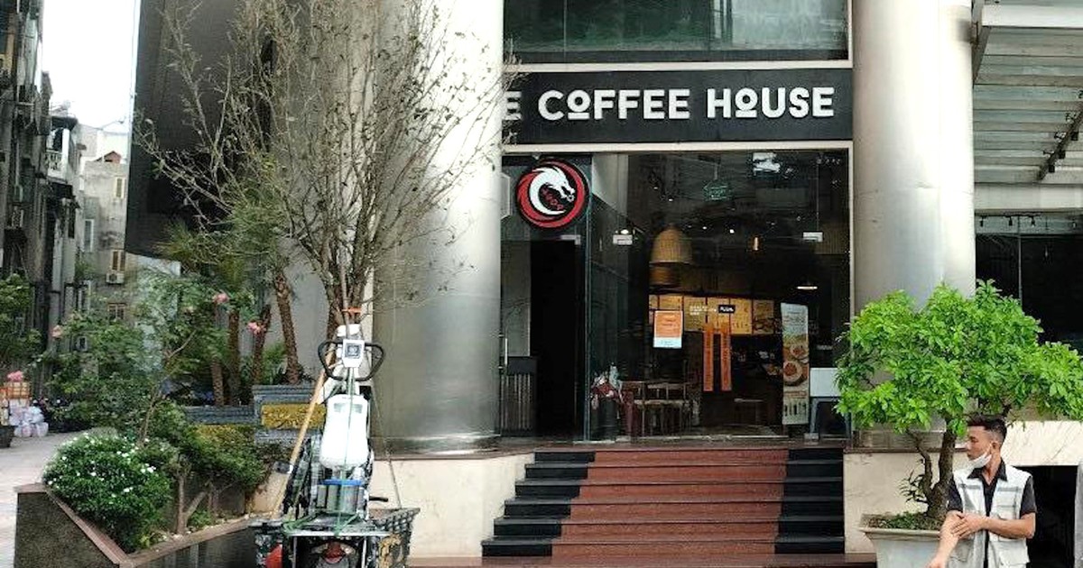 Vụ rơi kính tại The Coffee House khiến bác sĩ hôn mê: Ai phải bồi thường cho nạn nhân