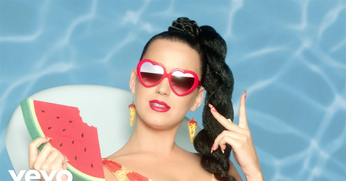 Ca sỹ Katy Perry mất 2,8 triệu follower, Tổng thống Trump mất 300 nghìn ...