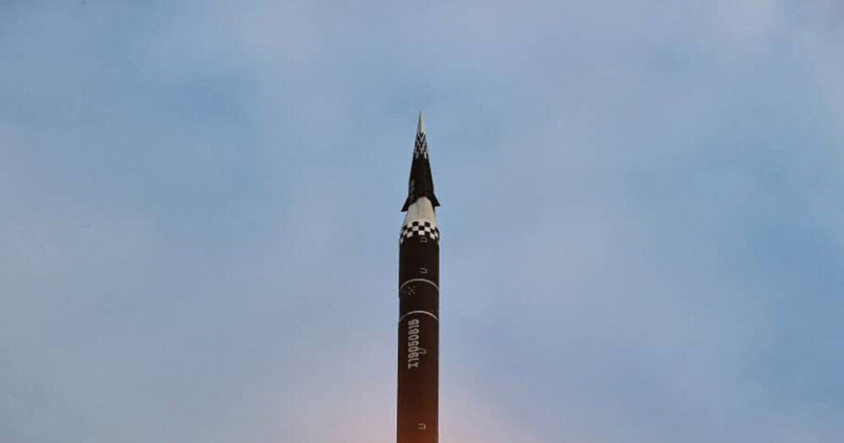 Khám phá tên lửa tầm trung siêu thanh Hwasong-16B Triều Tiên vừa phóng thử nghiệm