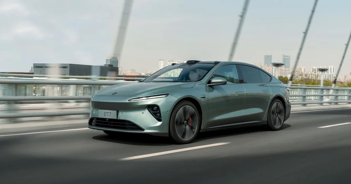 Xe điện Nio ET7 Trung Quốc lắp pin bán rắn 150 kWh chạy được 1.044 km cho một lần sạc