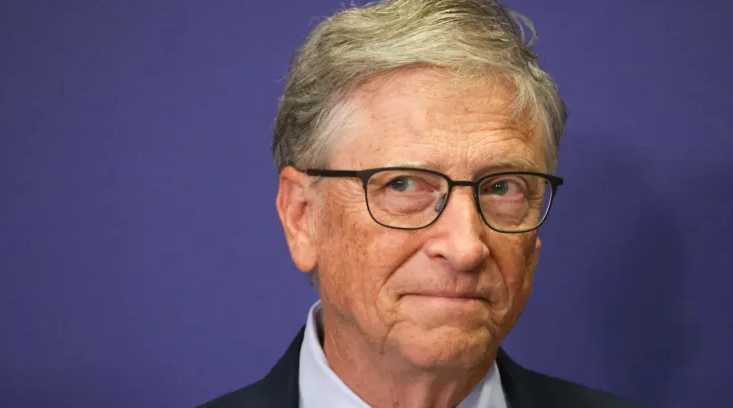 Bill Gates: Đây là câu hỏi đầu tiên tôi muốn hỏi một người du hành thời ...