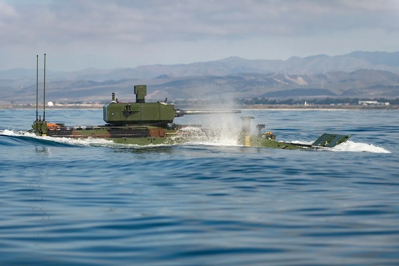 BAE Systems chuyển giao mẫu xe chiến đấu đổ bộ ACV-30 đầu tiên cho Lính ...